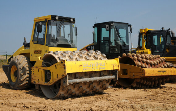 รูปภาพVerdichterwalze – เลือกดูภาพถ่ายสต็อก เวกเตอร์ และวิดีโอ20 ...