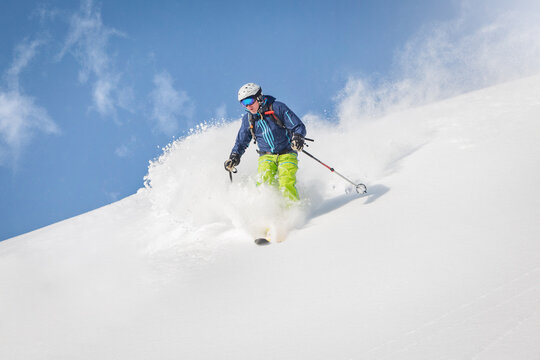 Off-Piste Images – Browse 5,158 Stock Photos, Vectors, and Video ...