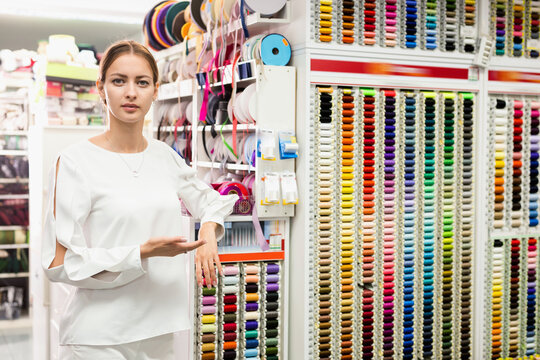 รูปภาพDressmaking – เลือกดูภาพถ่ายสต็อก เวกเตอร์ และวิดีโอ94,469 ...