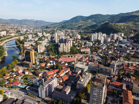 รูปภาพZenica – เลือกดูภาพถ่ายสต็อก เวกเตอร์ และวิดีโอ419 | Adobe Stock