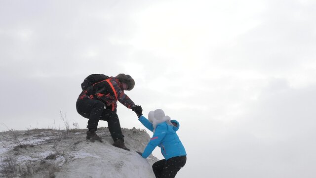 People Helping People Climb A Mountain Images – Browse 9,089 Stock ...