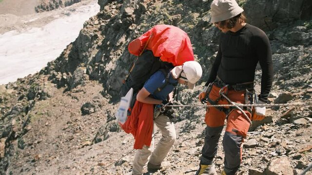 Descender Bilder – Durchsuchen 1,137 Archivfotos, Vektorgrafiken und ...