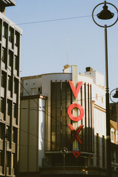 Vox Bilder – Durchsuchen 838 Archivfotos, Vektorgrafiken und Videos ...