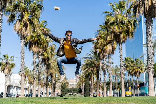 3,240,679 BÄSTA BILDERNA, STOCKFOTONA OCH VEKTORBILDERNA MED ...