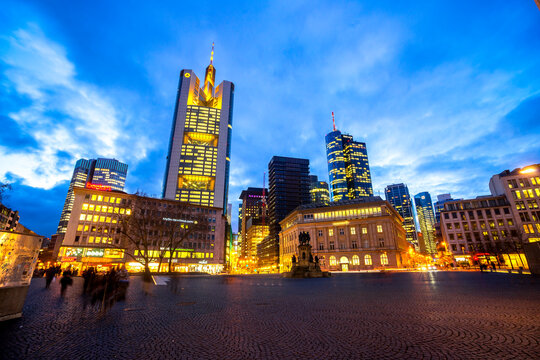 Goetheplatz-Bilder: Stock-Fotos & -Videos. | Adobe Stock