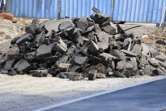 "Asphalt Crack" Immagini - Sfoglia 140 foto, vettoriali e video Stock ...