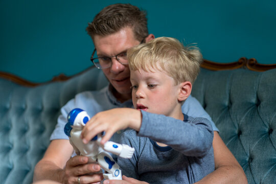 11,853,081 BEST Held IMAGES, STOCK PHOTOS & VECTORS | Adobe Stock