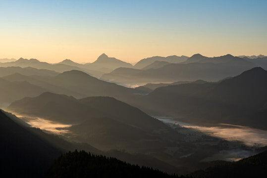 รูปภาพJochberg – เลือกดูภาพถ่ายสต็อก เวกเตอร์ และวิดีโอ2,631 | Adobe Stock
