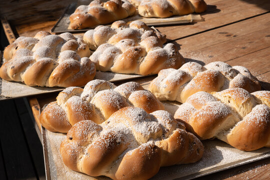 Striezel Bilder – Durchsuchen 706 Archivfotos, Vektorgrafiken und ...