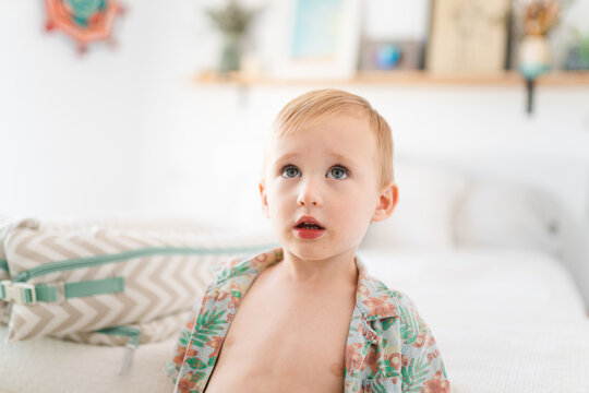 รูปภาพUnbuttoned – เลือกดูภาพถ่ายสต็อก เวกเตอร์ และวิดีโอ20,762 | Adobe ...