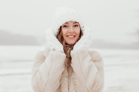 Smileng Images – Browse 12 Stock Photos, Vectors, and Video | Adobe Stock