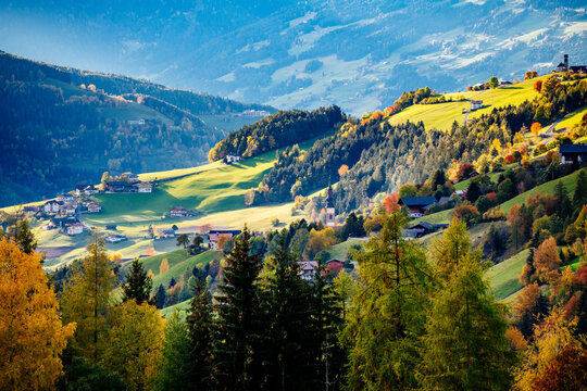 Villnoess Bilder – Durchsuchen 4,208 Archivfotos, Vektorgrafiken und ...