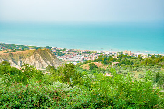 รูปภาพAbruzzi – เลือกดูภาพถ่ายสต็อก เวกเตอร์ และวิดีโอ3,169 | Adobe Stock