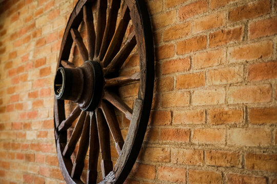 รูปภาพ"Wagon Wheel" – เลือกดูภาพถ่ายสต็อก เวกเตอร์ และวิดีโอ5,964 ...