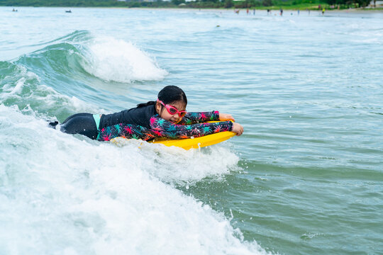 Waveboard 이미지 – 찾아보기 675 스톡 사진, 벡터 및 비디오 | Adobe Stock