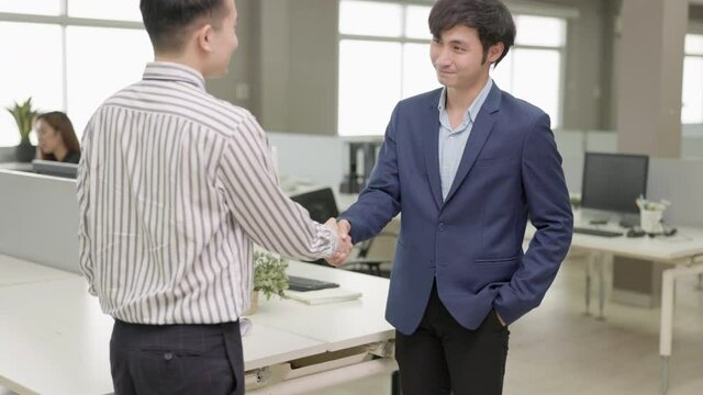 "Shack Hand"-Bilder: Stock-Fotos & -Videos. | Adobe Stock