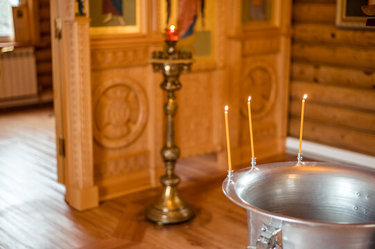 Aspersorium bilder – Bläddra bland 961 stockfoton, vektorer och videor ...