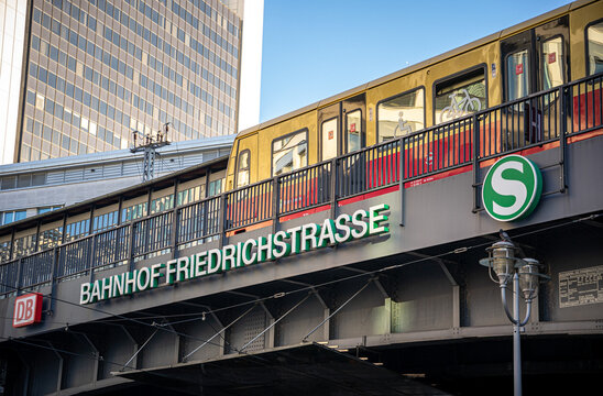 S-Bahn-Logo 影像 – 瀏覽 88 個素材庫相片、向量圖和影片 | Adobe Stock