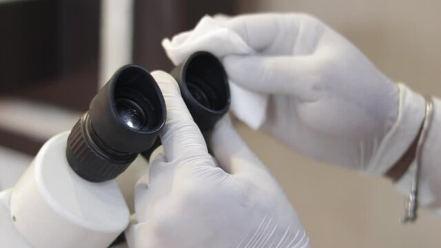 Doctor Using Microscope Images – Browse 23,310 Stock Photos, Vectors ...