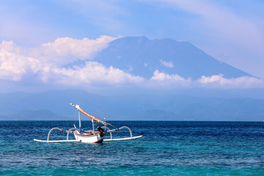 Imágenes de Jukung: descubre bancos de fotos, ilustraciones, vectores y ...
