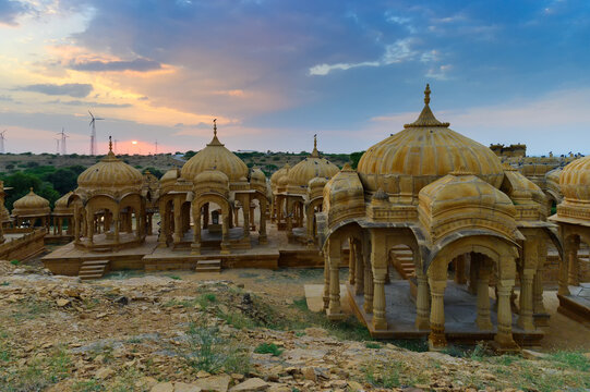 Chatri Bilder – Durchsuchen 1,679 Archivfotos, Vektorgrafiken und ...