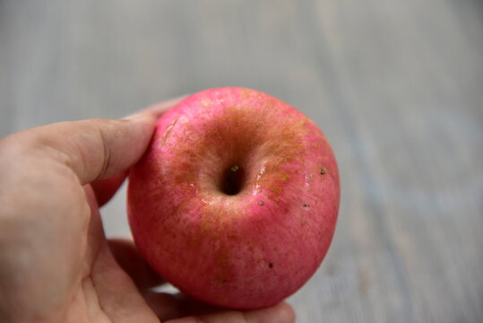 Lopsided Bilder – Durchsuchen 1,090 Archivfotos, Vektorgrafiken und ...