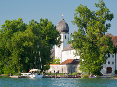 Prien Bilder – Durchsuchen 1,108 Archivfotos, Vektorgrafiken und Videos ...
