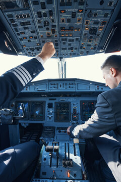 รูปภาพCo-Pilot – เลือกดูภาพถ่ายสต็อก เวกเตอร์ และวิดีโอ6,005 | Adobe Stock