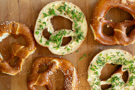 Butterbrezel-Bilder: Stock-Fotos & -Videos. | Adobe Stock