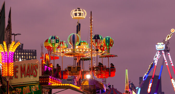 รูปภาพHeiligengeistfeld – เลือกดูภาพถ่ายสต็อก เวกเตอร์ และวิดีโอ165 ...