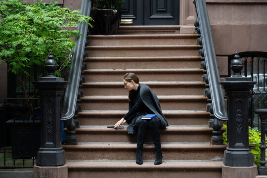 Stoop Images – Browse 75,783 Stock Photos, Vectors, and Video | Adobe Stock