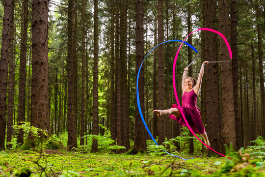 「Gymnastics」の画像 - 2,645,810 件の Stock 写真、ベクターおよびビデオ | Adobe Stock