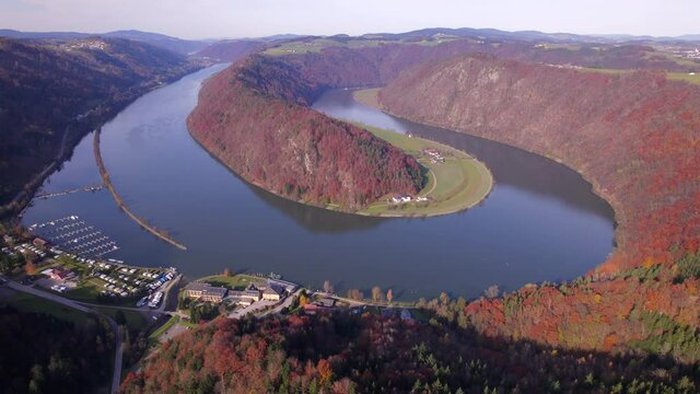 "River Meander" Bilder – Durchsuchen 157 Archivfotos, Vektorgrafiken ...