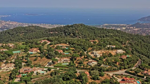 รูปภาพTanneron – เลือกดูภาพถ่ายสต็อก เวกเตอร์ และวิดีโอ362 | Adobe Stock