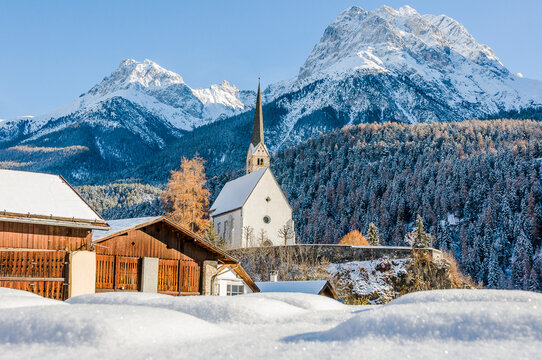 Engadiner bilder – Bläddra bland 1,020 stockfoton, vektorer och videor ...