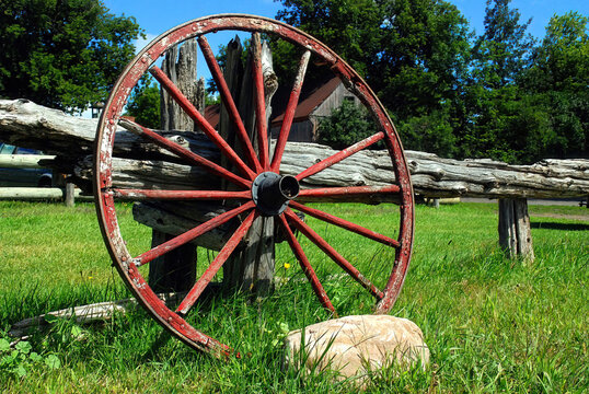 รูปภาพ"Wagon Wheel" – เลือกดูภาพถ่ายสต็อก เวกเตอร์ และวิดีโอ5,964 ...