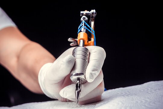 Hand Holding Tattoo Machine Images – Browse 4,282 Stock Photos, Vectors ...