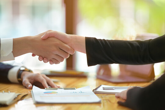 Partnertausch Bilder – Durchsuchen 1,173 Archivfotos, Vektorgrafiken ...