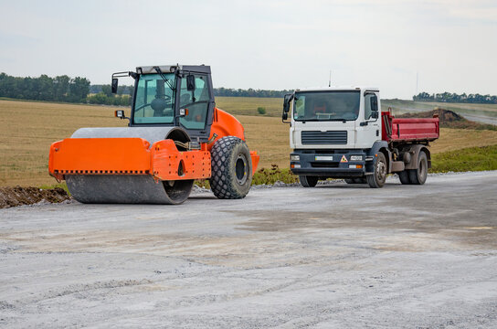 "Asphalt Roller" Immagini - Sfoglia 367 foto, vettoriali e video Stock ...