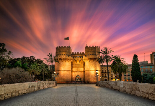 2,039,554 BEST Battlement IMAGES, STOCK PHOTOS & VECTORS | Adobe Stock