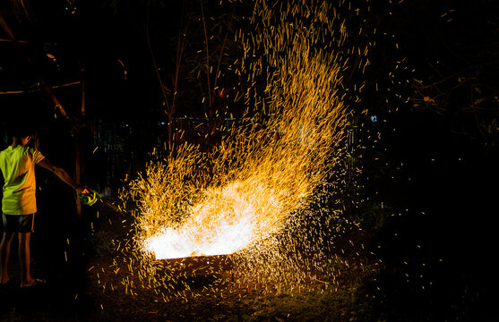 Refulgente Bilder – Durchsuchen 801 Archivfotos, Vektorgrafiken und ...