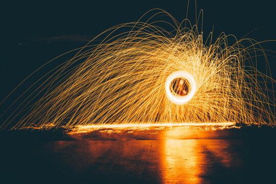 รูปภาพFunkenflug – เลือกดูภาพถ่ายสต็อก เวกเตอร์ และวิดีโอ1,915 | Adobe ...