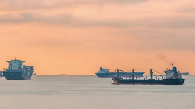 รูปภาพTankers – เลือกดูภาพถ่ายสต็อก เวกเตอร์ และวิดีโอ992,821 | Adobe Stock