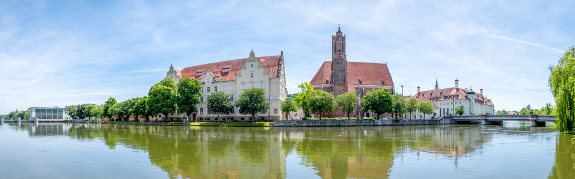 Isarufer Bilder – Durchsuchen 125 Archivfotos, Vektorgrafiken und ...