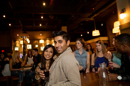 รูปภาพ"Bar – เลือกดูภาพถ่ายสต็อก เวกเตอร์ และวิดีโอ4,323,689 | Adobe Stock