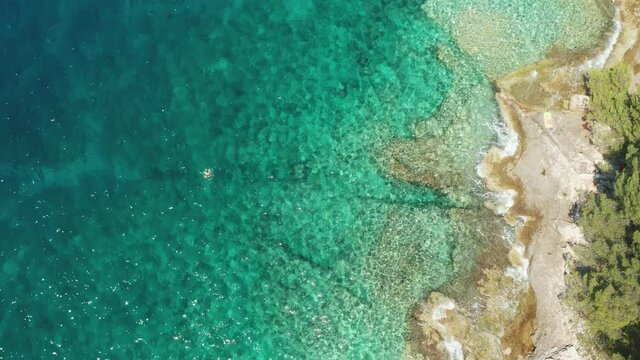 Imágenes de "Shore Break": descubre bancos de fotos, ilustraciones ...