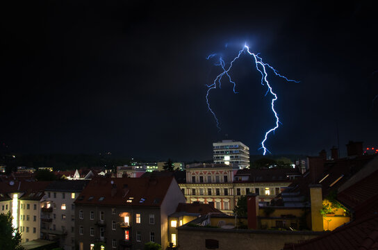 รูปภาพThunderstrike – เลือกดูภาพถ่ายสต็อก เวกเตอร์ และวิดีโอ158 | Adobe ...