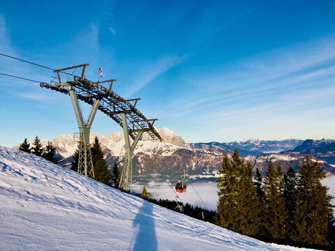 Schilift bilder – Bläddra bland 446 stockfoton, vektorer och videor ...