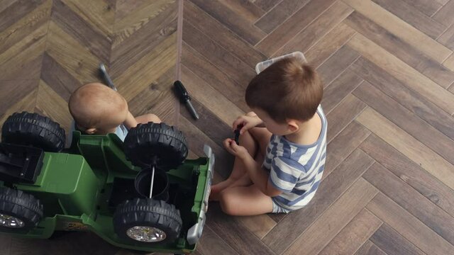 Kid Mechanic Images – Browse 27,089 Stock Photos, Vectors, and Video ...