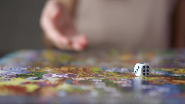 "Throw Dice"-Bilder: Stock-Fotos & -Videos. | Adobe Stock